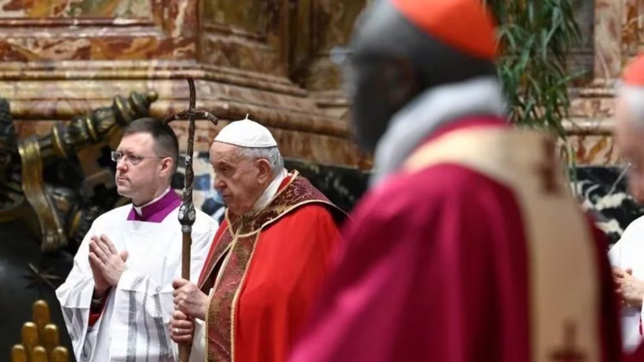 Obispos Se Rebelan Contra La Bendición De Las Parejas Gays Aprobada Por