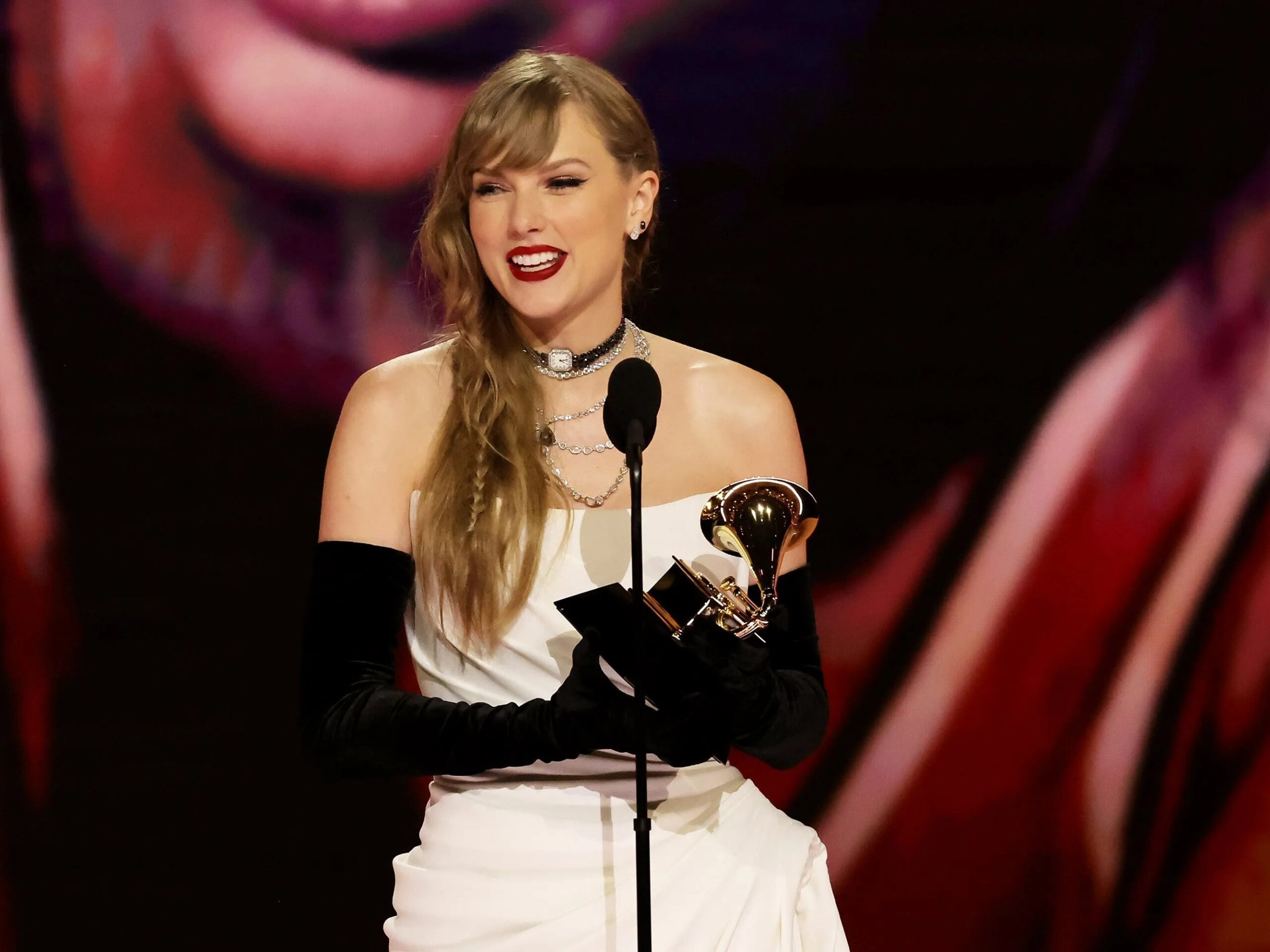 Taylor Swift anuncia la última versión de su disco con otro tema extra ... Taylor Swift anuncia la última versión de su disco con otro tema extra ...