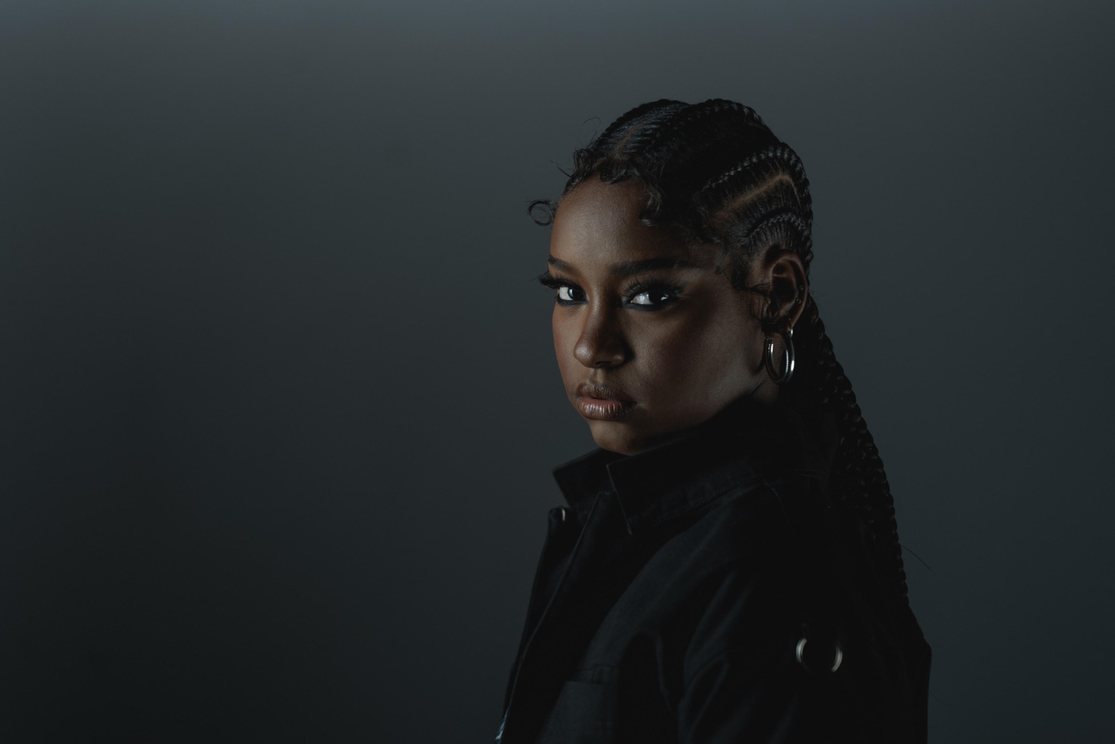 J Noa lanza su álbum debut con un autotitulado focus track y video J Noa lanza su álbum debut con un autotitulado focus track y video